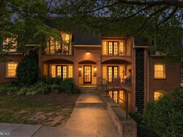 8110 Colony Point Rd Apt H, Springfield, VA 22152
