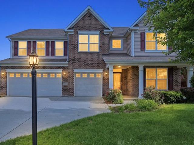 8110 Eskerban Dr, Avon, IN 46123