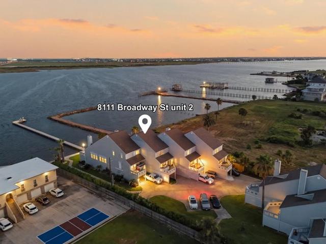 8111 Broadway St Apt 2, Galveston, TX 77554