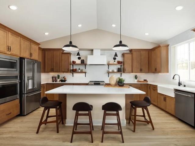 8111 Cottonwood Dr, Friant, CA 93626