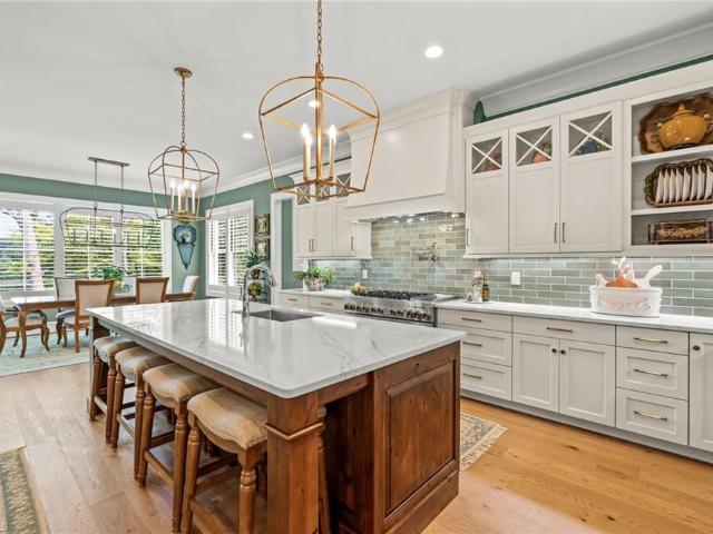 8111 Falcon Trail