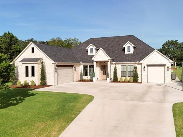 8111 Goldfinch Dr, Guthrie, OK 73044