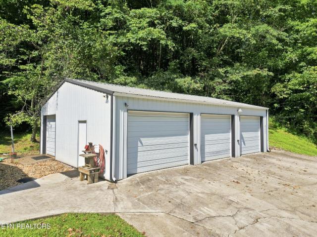 8111 Pickens Gap Rd