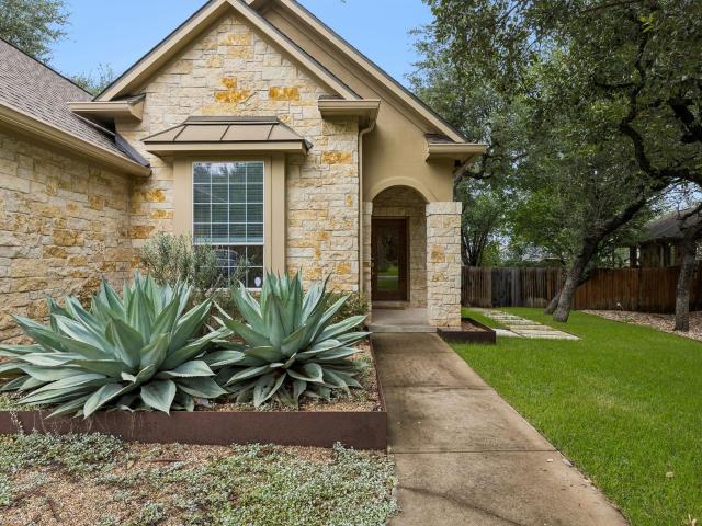 8112 Alophia Dr