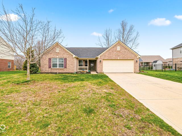 8112 Elsen Ridge, Avon, IN 46123 | MLS #22091 | Compass