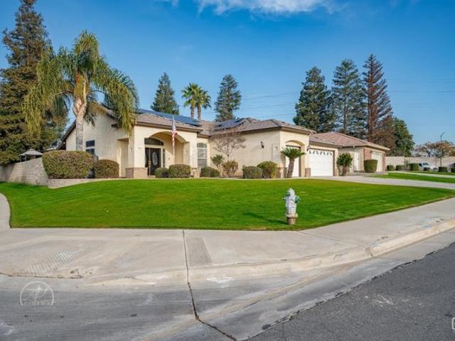 8112 Falls Ct, Bakersfield, CA 93312