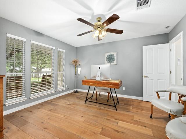 8112 Luling Ln
