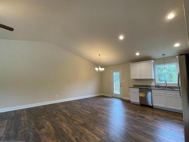 8112 Leland
