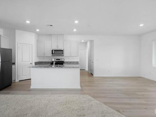 8113 Morningstar Ave, Bakersfield, CA 93306