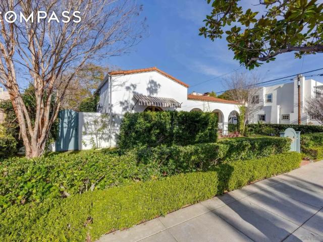 811 10th St, Coronado, CA