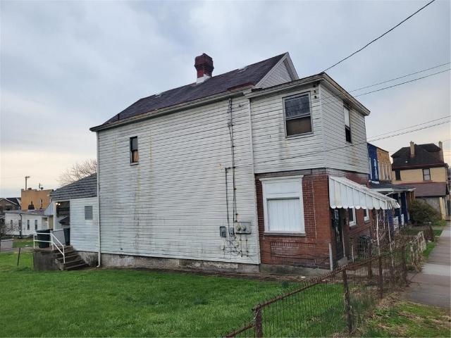 811 10th St, McKees Rocks, PA 15136 | MLS #1747 | Compass