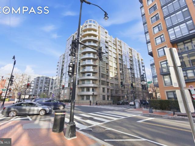 811 4th St NW 414, Washington, DC
