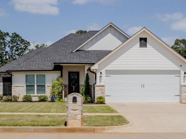 811 Charlie, Whitehouse, TX 75791