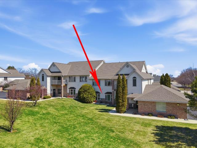 811 Cheyenne Ave, Unit G, Grafton, WI 53024 | MLS #1957 | Compass