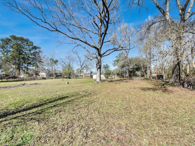 811 Clay St, Cleveland, TX 77327 | MLS #76975 | Compass