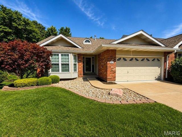 811 Brae Ct, Chesterfield, MO 63017