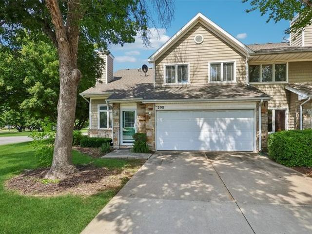 811 Burr Oaks Dr Unit 208, West Des Moines, IA 50266