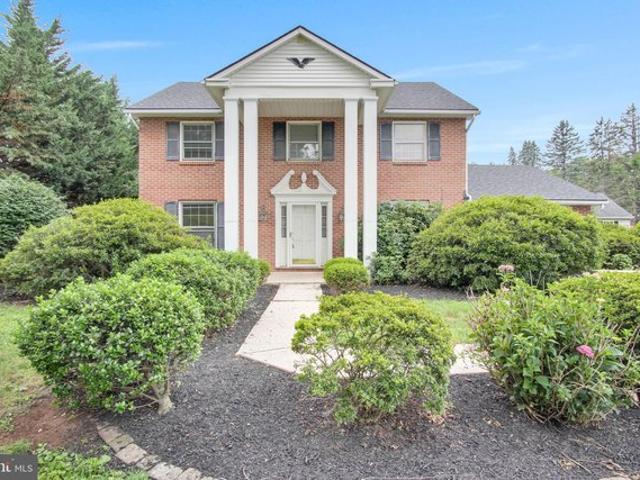 811 Greenbriar Rd, York, PA 17404