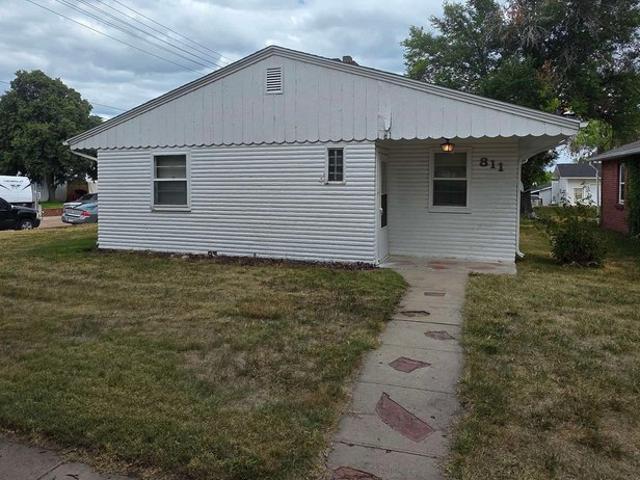 811 E 6th St, McCook, NE 69001
