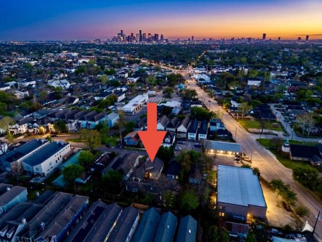 811 E 23rd St, Houston, TX 77009 | MLS #26277 | Compass
