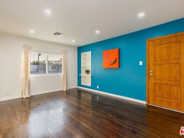 811 E Nutwood St, Inglewood, CA 90301 | MLS #26844