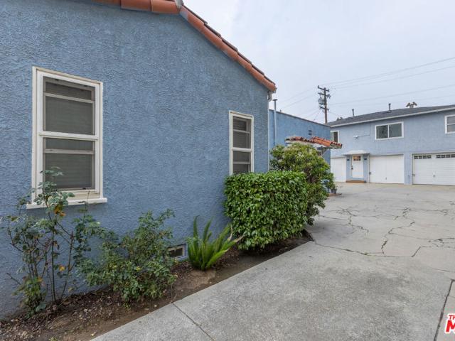 811 E Nutwood Street