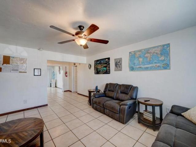 811 E Seldon Ln, Phoenix, AZ 85020