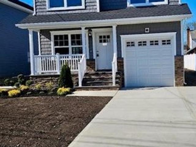 811 Front St, Hempstead, NY 11550