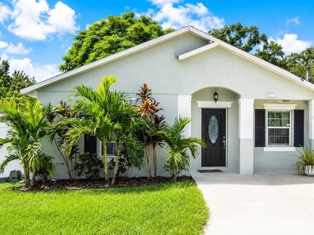 811 Hoffman Blvd, Tampa, FL 33612