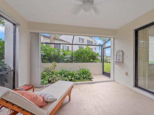 811 Oak Harbour Dr, Juno Beach, FL 33408 | MLS #R11124 | Compass