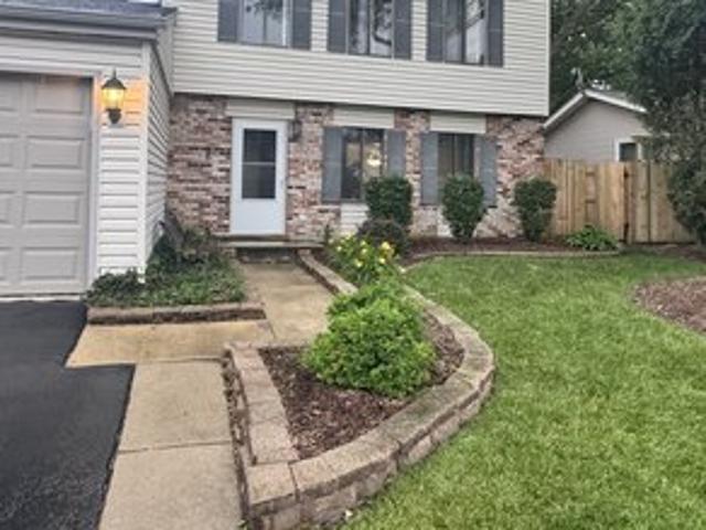 811 Ottawa Ct, Carol Stream, IL 60188
