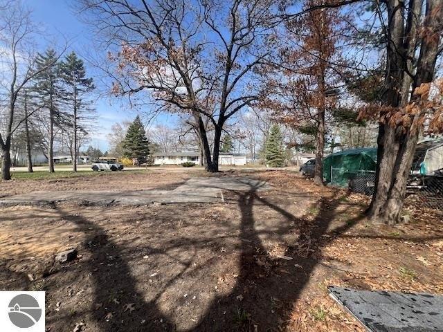 811 Linwood Ln, Traverse City, MI 49686