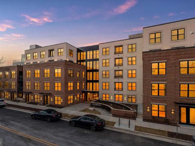 811 N Columbus Street # 319