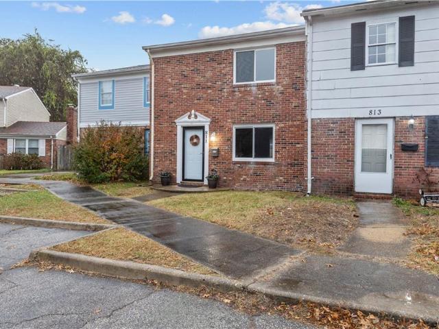 811 S Grosvenor CT