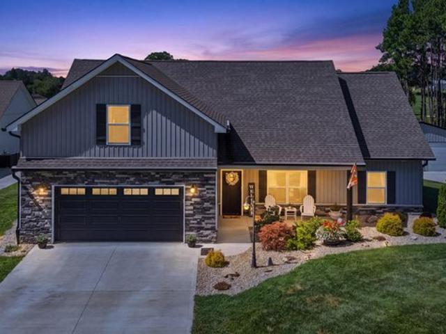 811 Pinebrooke Dr, Maryville, TN 37801