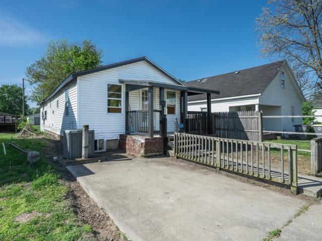 811 W Laurel St, Seymour, IN 47274
