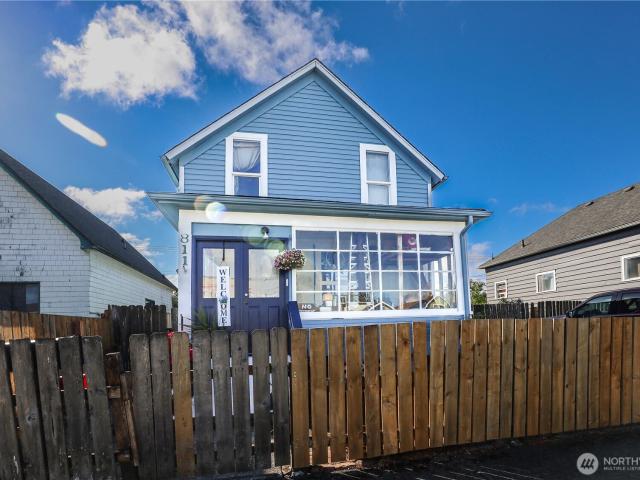 811 W Market St, Aberdeen, WA 98520 | MLS #2354