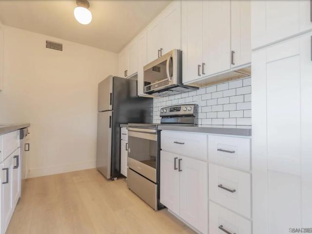 811 W Nutmeg St # 103