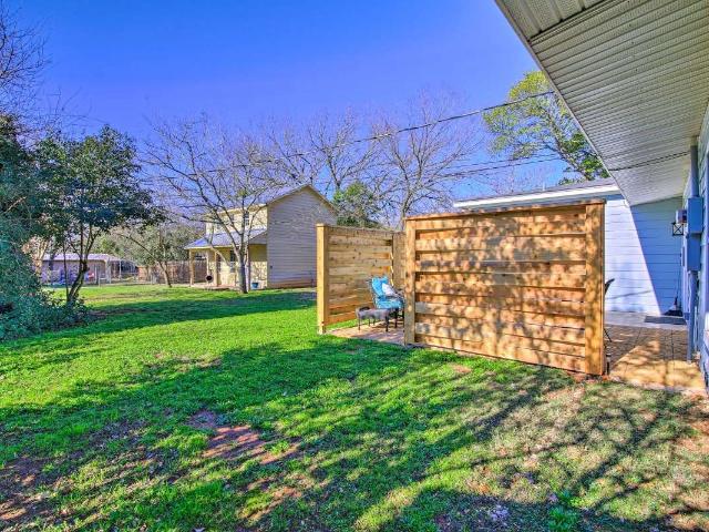811 W Schubert Street