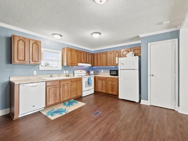 811 Waterway Dr