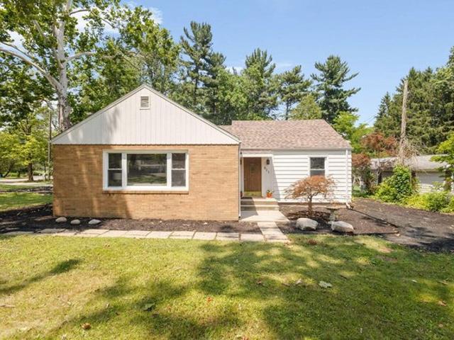 811 Tomahawk Ln, Niles, MI 49120