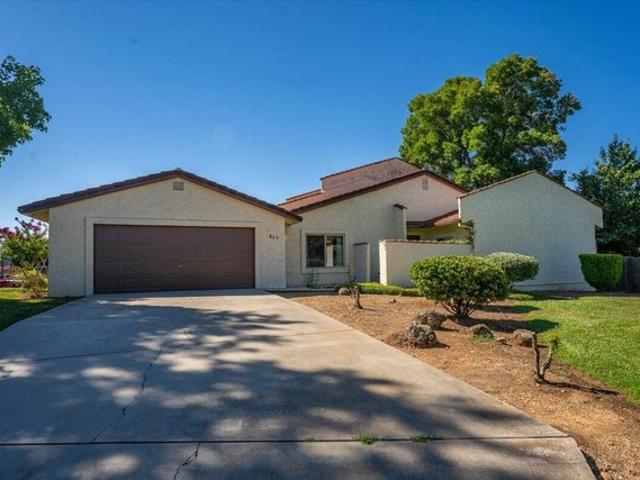 811 Tanglewood Dr, Redding, CA 96003