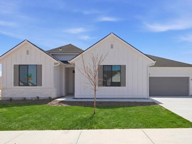 811 Thunderbolt Dr, Mountain Home, ID 83647