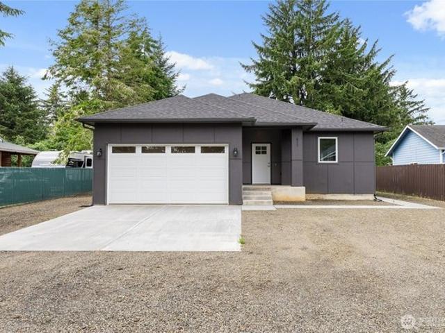 811 Vagabond Ave SW, Ocean Shores, WA 98569