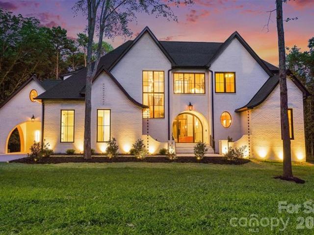 8124 Asheley Glen Dr, Mint Hill, NC 28227