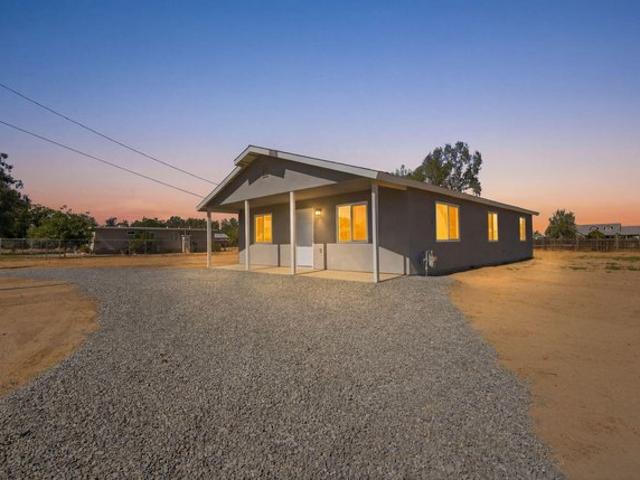 8124 Road 132, Pixley, CA 93256