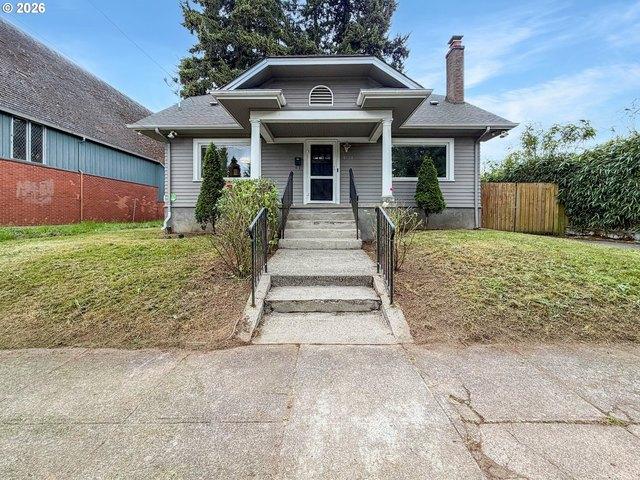 8124 SE Ash St, Portland, OR 97215