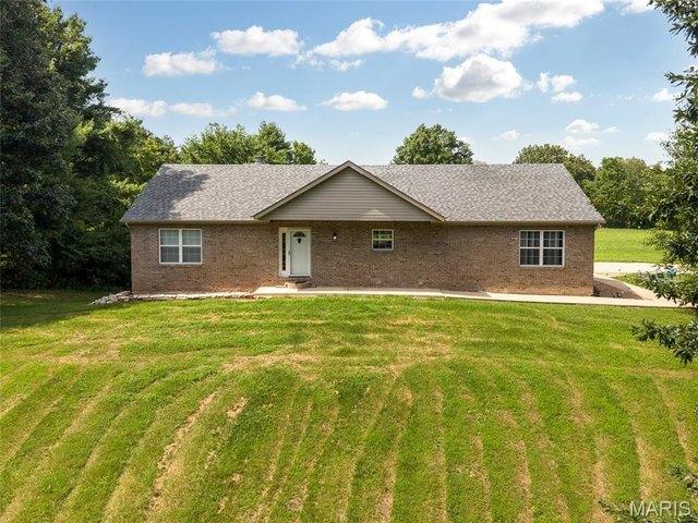 8125 E Mick Rd, Edwardsville, IL 62025