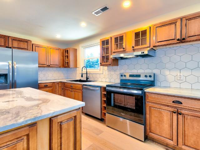 8125 Gordon Ln