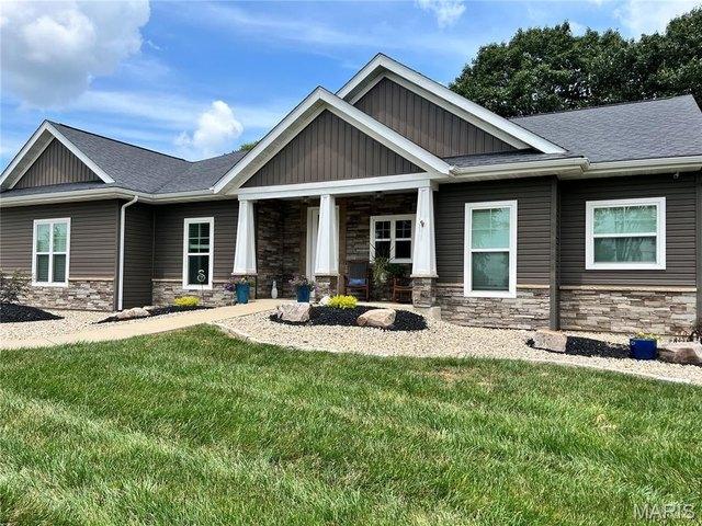 8125 Lost Bridge Rd, Bethalto, IL 62010